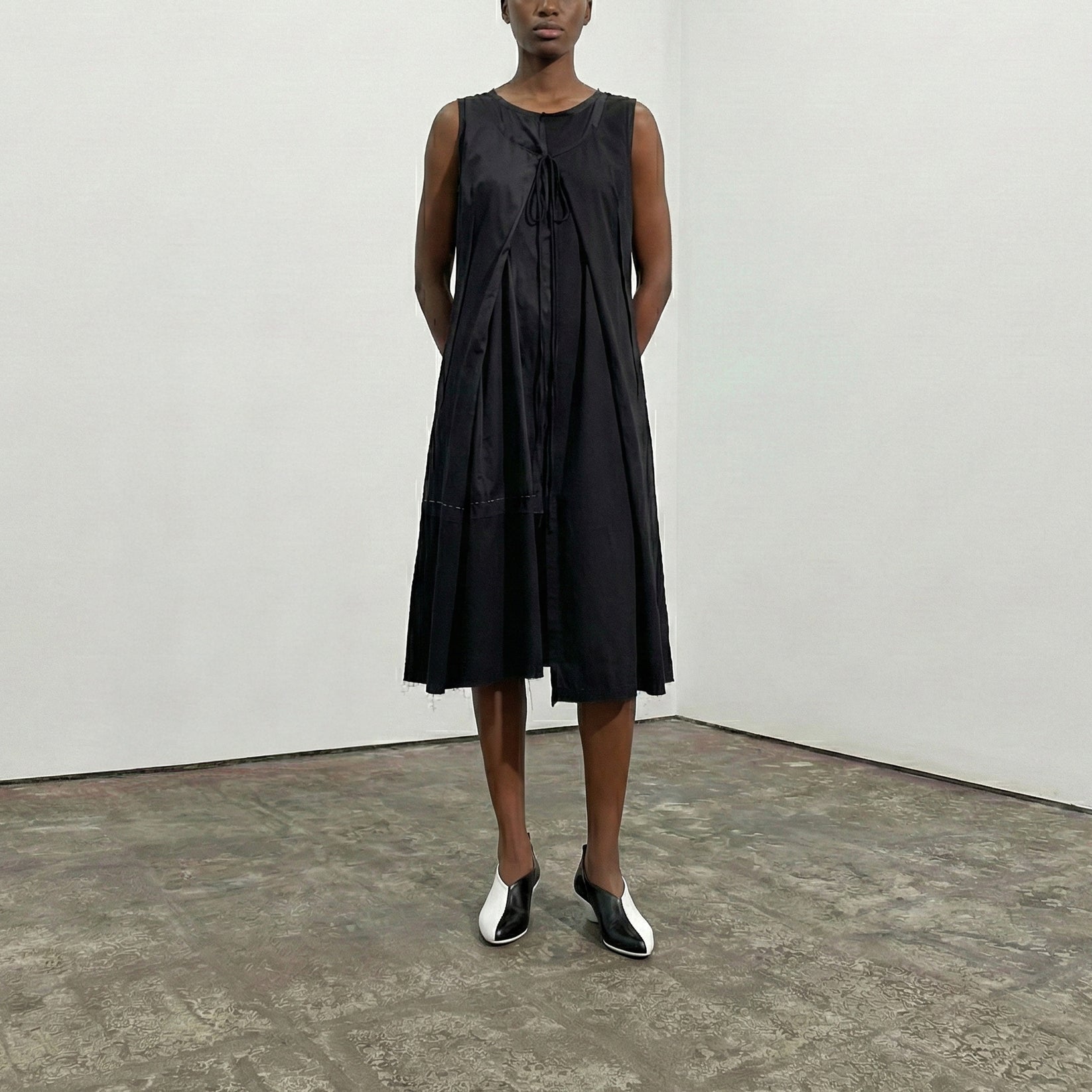 GENE Spectator | Black White Leather Mid Heel | Tracey Neuls